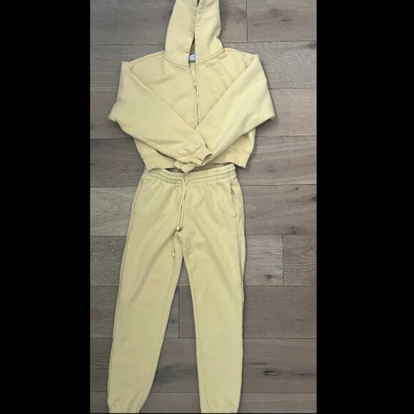 TNA | Pants & Jumpsuits | Aritzia Tna Cozy Boyfriend Sweatpants And ...